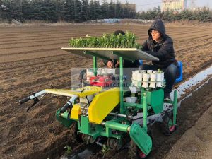 Self-propelled transplanter machine | vegetable transplanter